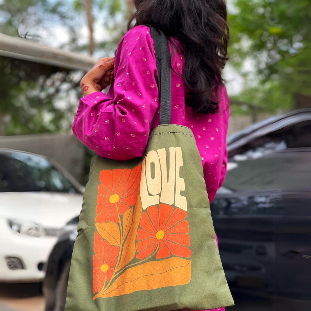 Customized Tote Bags - Style & Functionality | BREACHIT